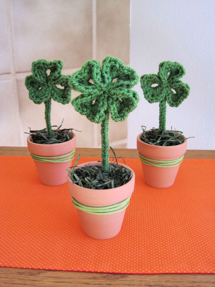 25 Free Crochet Shamrock Patterns (Printable Pattern)