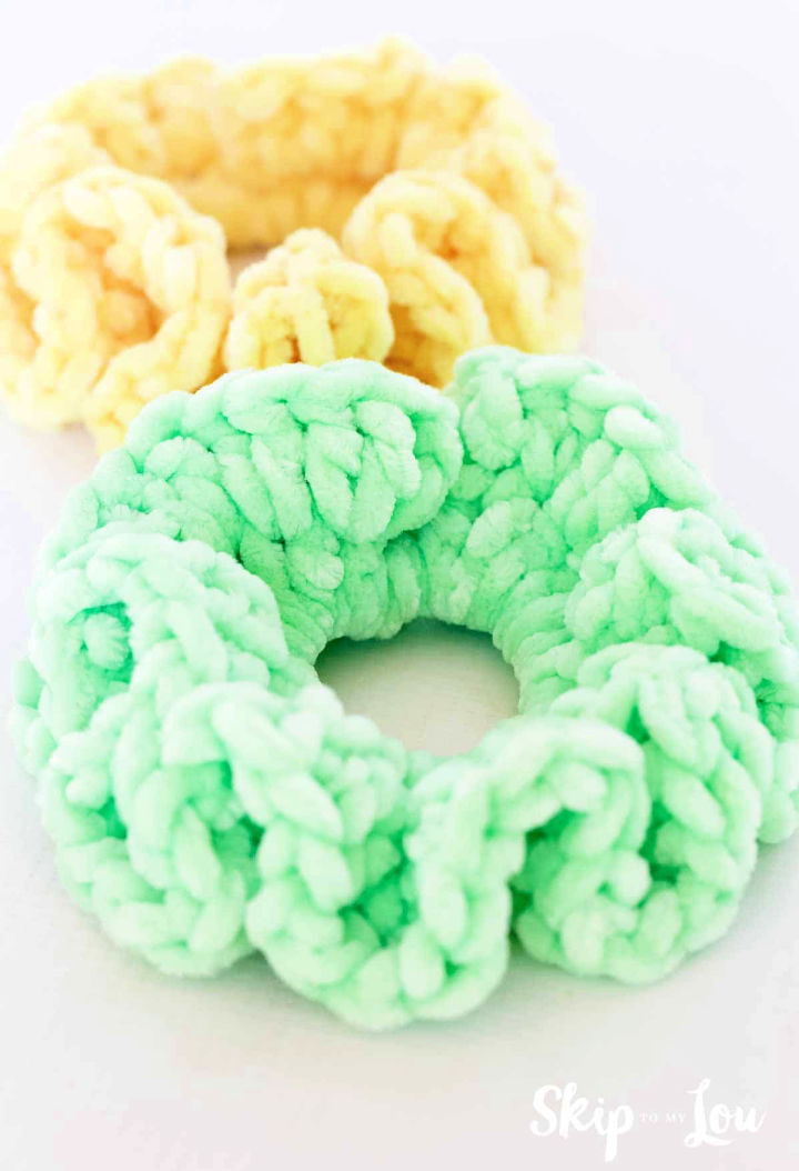 25 Free Crochet Scrunchie Patterns {PDF Pattern}