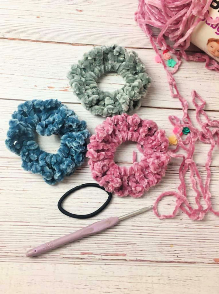 25 Free Crochet Scrunchie Patterns {PDF Pattern}