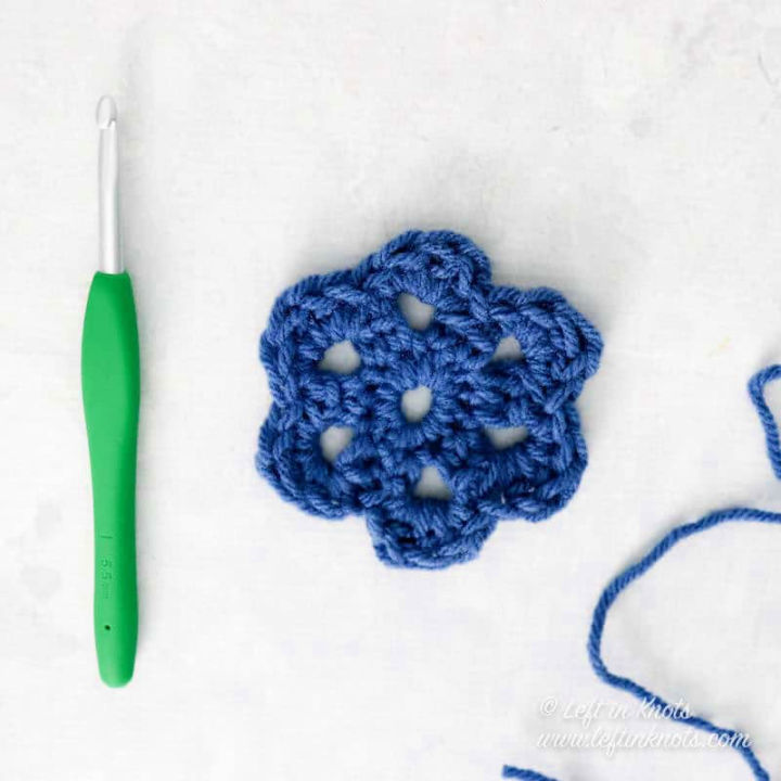 20 Free Crochet Flower Patterns {Easy PDF Pattern}