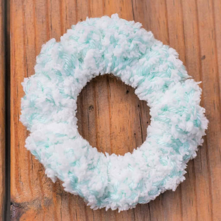 25 Free Crochet Scrunchie Patterns {PDF Pattern}