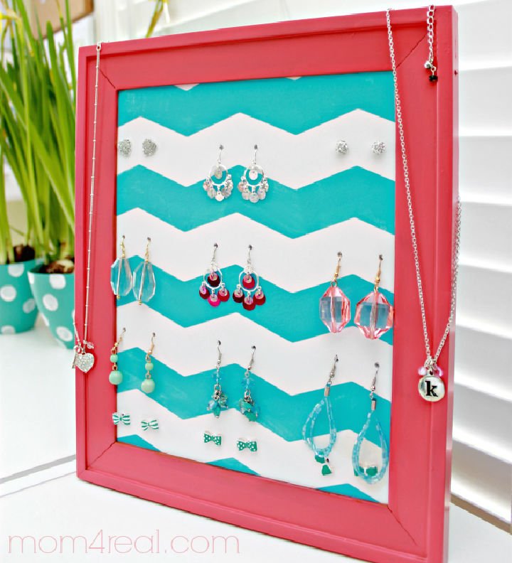 30 DIY Earring Holder Ideas to Make and Display Earrings