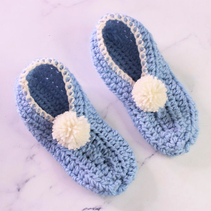 25 Free Crochet Slipper Patterns (Adults & Kids Pattern)