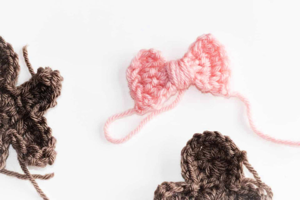 25 Free Crochet Bow Patterns {PDF Pattern}