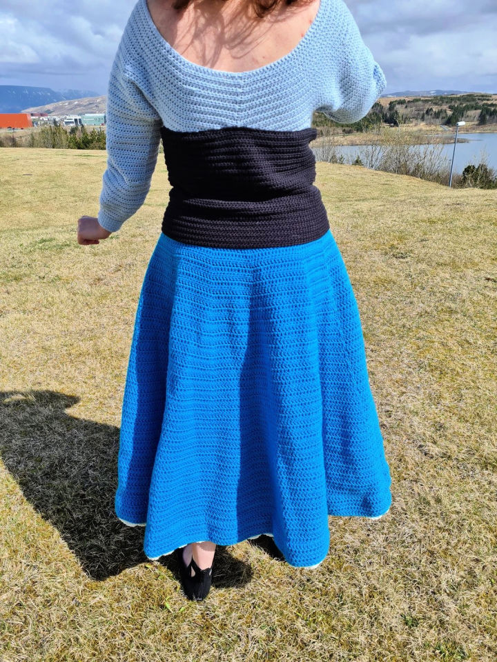 25 Free Crochet Skirt Patterns (Long and Short)