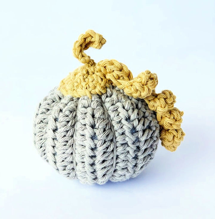 25 Free Crochet Pumpkin Patterns {PDF Pattern}