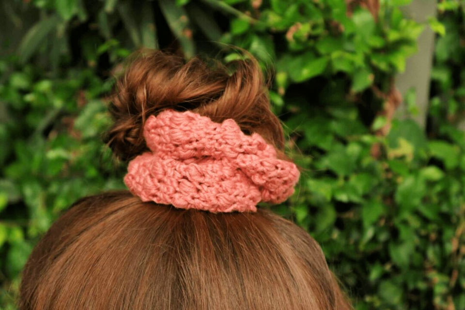 25 Free Crochet Scrunchie Patterns {PDF Pattern}