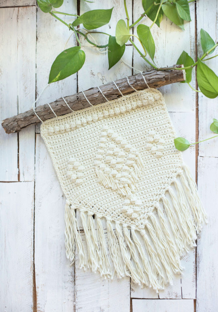 25 Free Crochet Wall Hanging Patterns {PDF Pattern}
