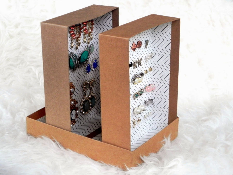 30 DIY Earring Holder Ideas to Make and Display Earrings