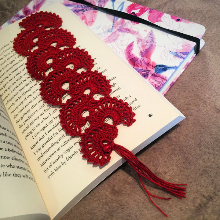 25 Free Crochet Bookmark Patterns (Easy PDF Pattern)