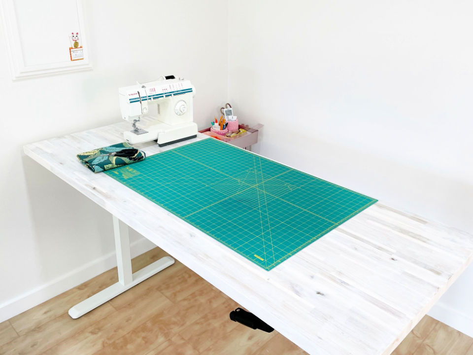 25 Homemade DIY Sewing Table Ideas and Plans