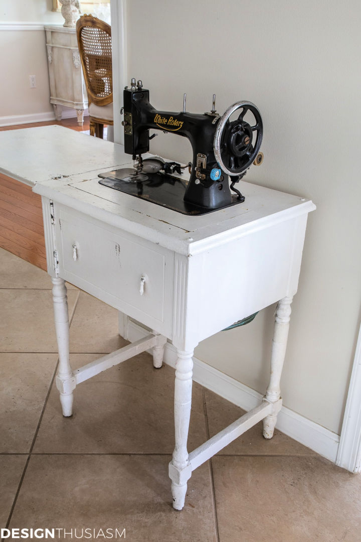 25 Homemade DIY Sewing Table Ideas and Plans