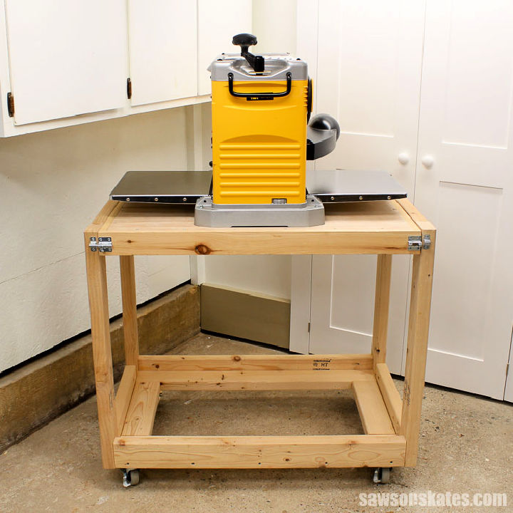 25 Free DIY Workbench Plans: How To Build a Workbench