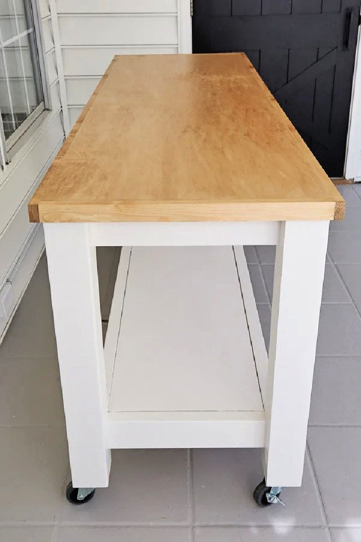 25 Free DIY Workbench Plans: How To Build a Workbench