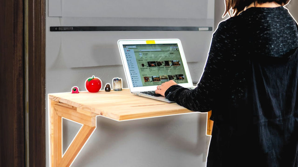 25 DIY Floating Desk Ideas: How To Build a Floating Desk