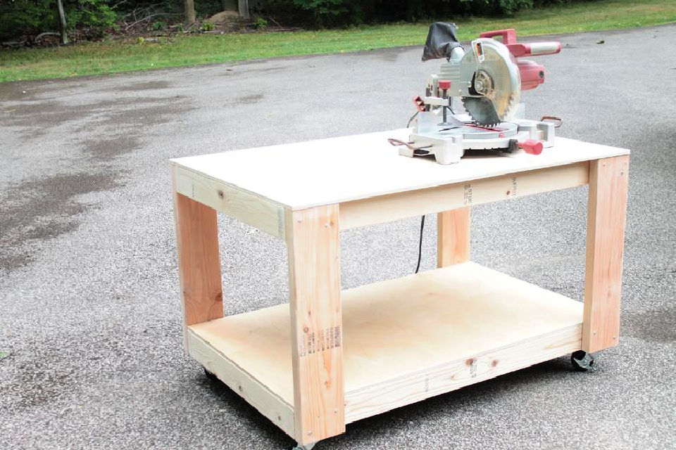 25 Free DIY Workbench Plans: How To Build a Workbench