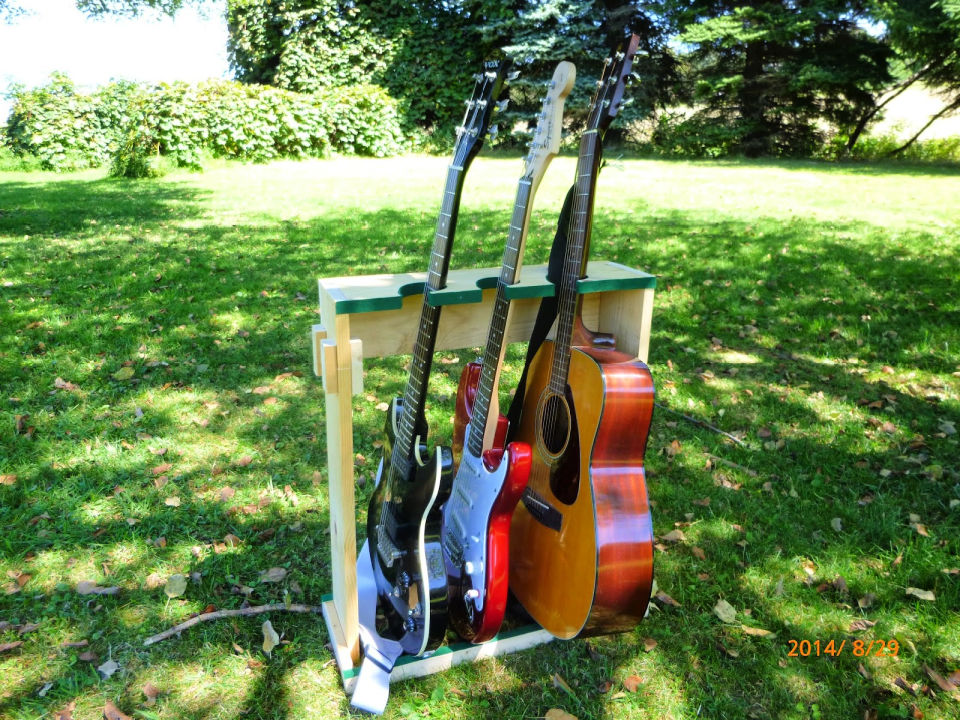 20 Free Homemade DIY Guitar Stand Plans