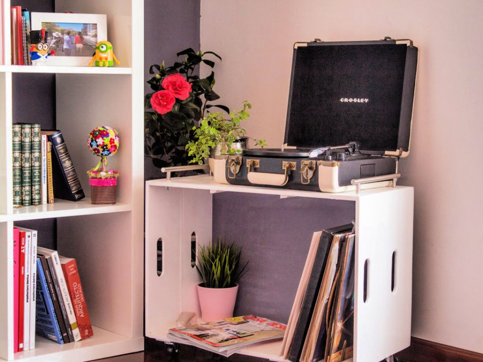 25 Free DIY Record Player Stand Plans