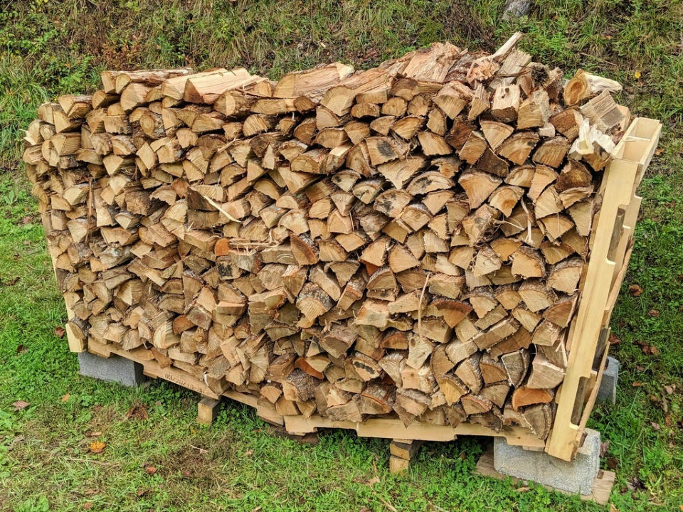 30 Homemade DIY Firewood Rack Plans and Ideas