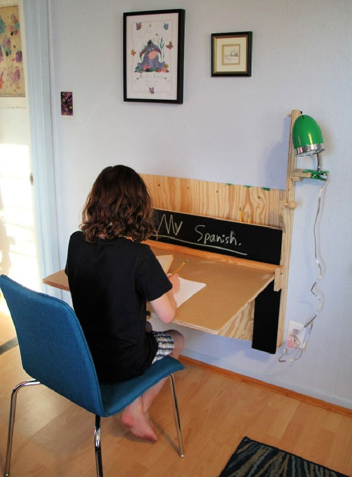 20 Free DIY Murphy Desk Plans: DIY Fold Down Table