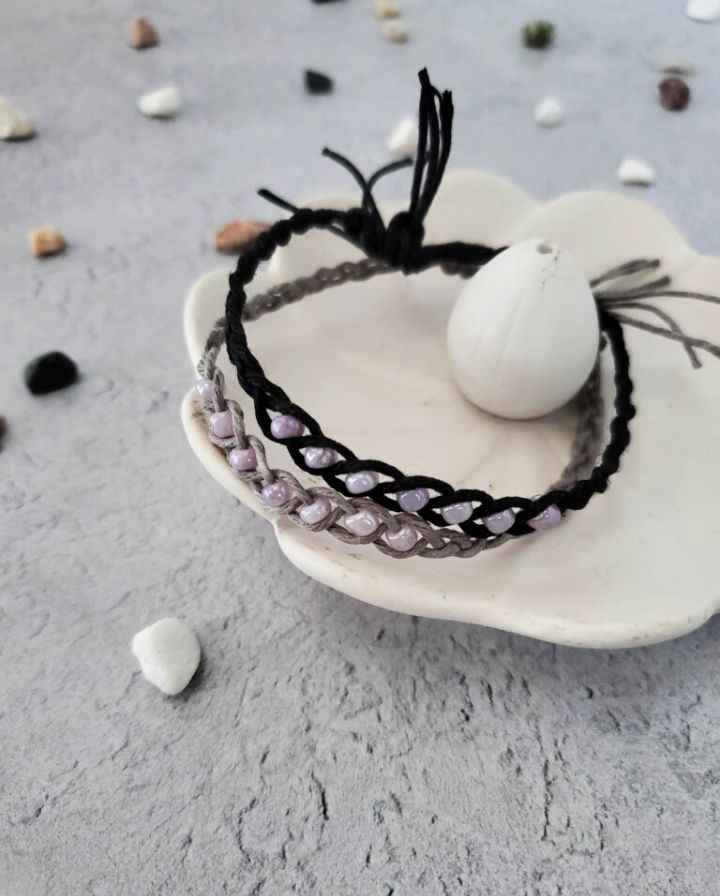 16 Hemp Bracelet Patterns with Step by Step Instructions