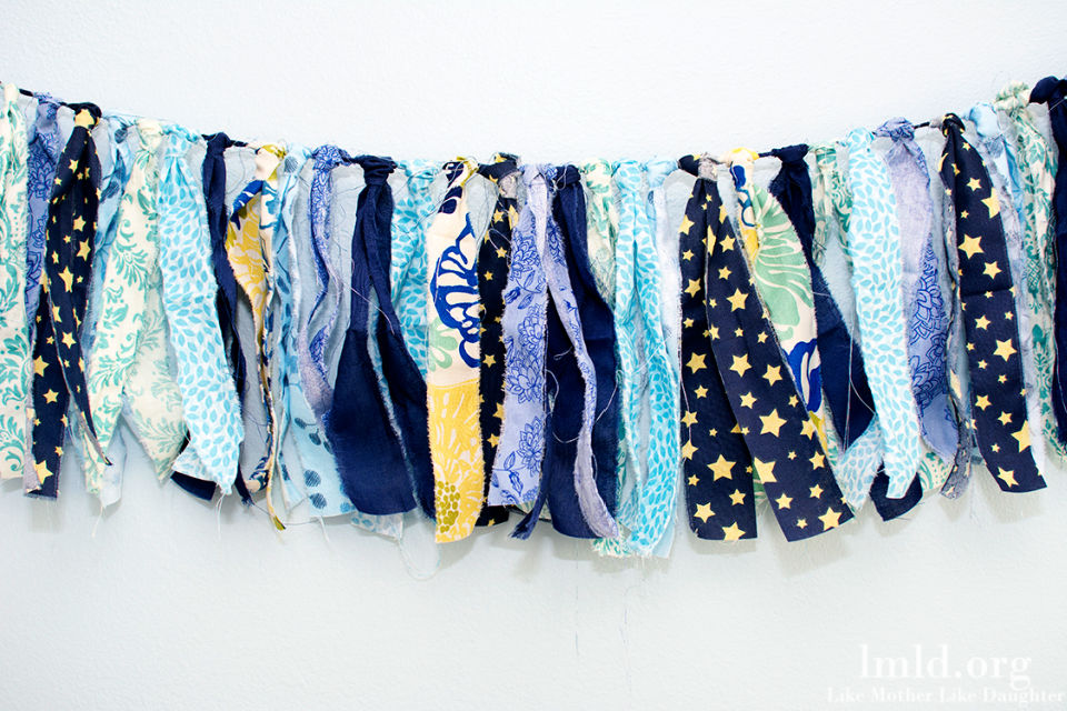 15 DIY Fabric Garland Ideas: How To Make a Fabric Garland