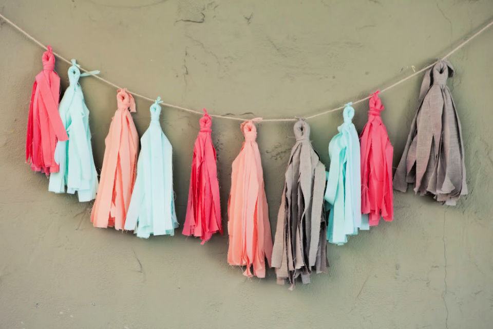15 DIY Fabric Garland Ideas: How To Make a Fabric Garland