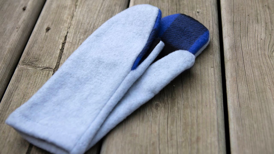 25 Free Mitten Sewing Patterns {Step by Step Pattern}