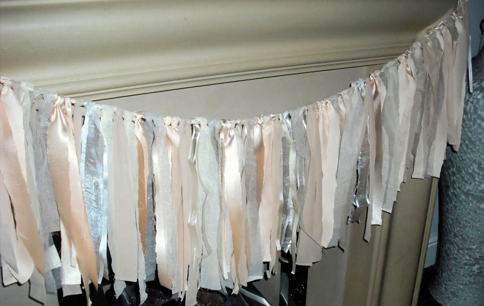 15 DIY Fabric Garland Ideas: How To Make a Fabric Garland