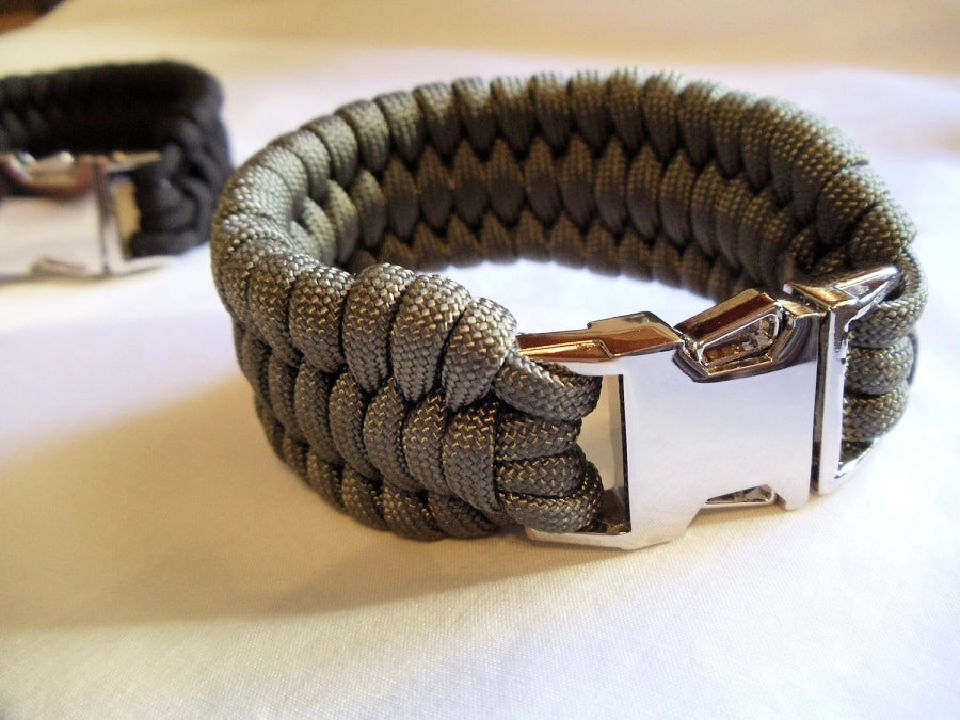 25 Easy Paracord Bracelet Patterns: Make Your Bracelets
