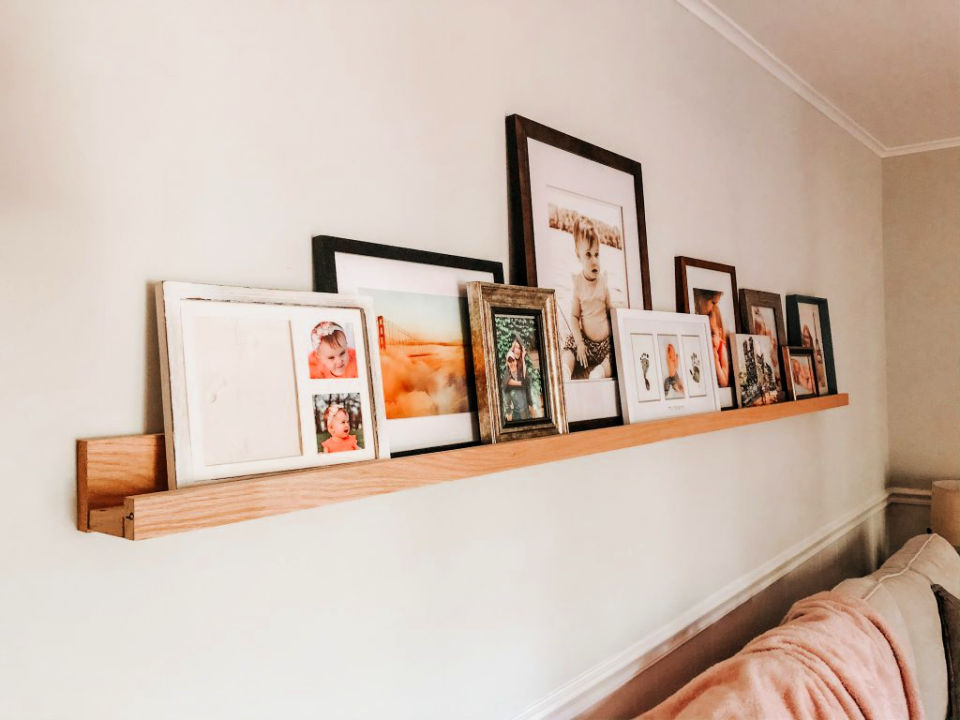 25 DIY Picture Ledge Ideas: Build Picture Ledge Shelf