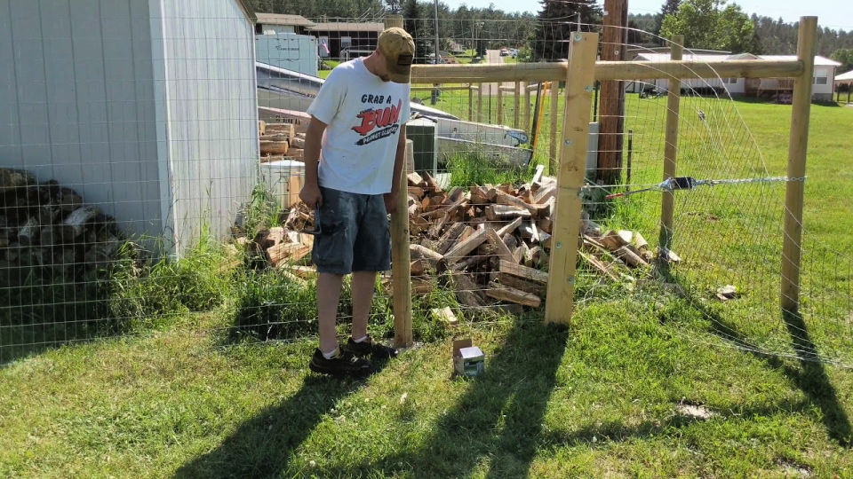 23 DIY Wire Fence Ideas: Learn How to Build a Wire Fence