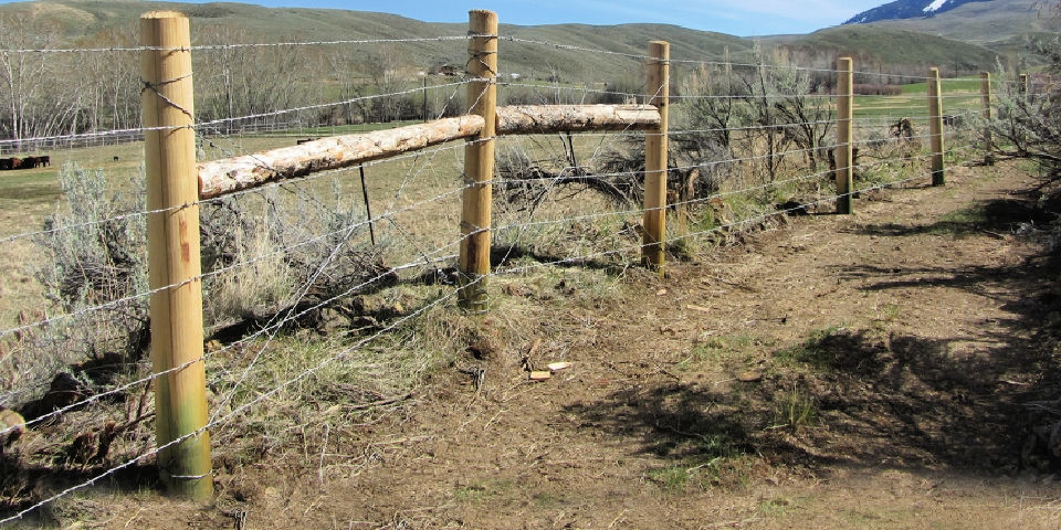 23 DIY Wire Fence Ideas: Learn How to Build a Wire Fence