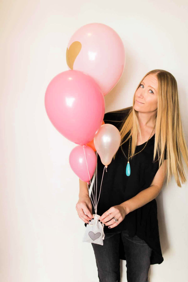 15 Cheap and Easy DIY Balloon Weights Ideas