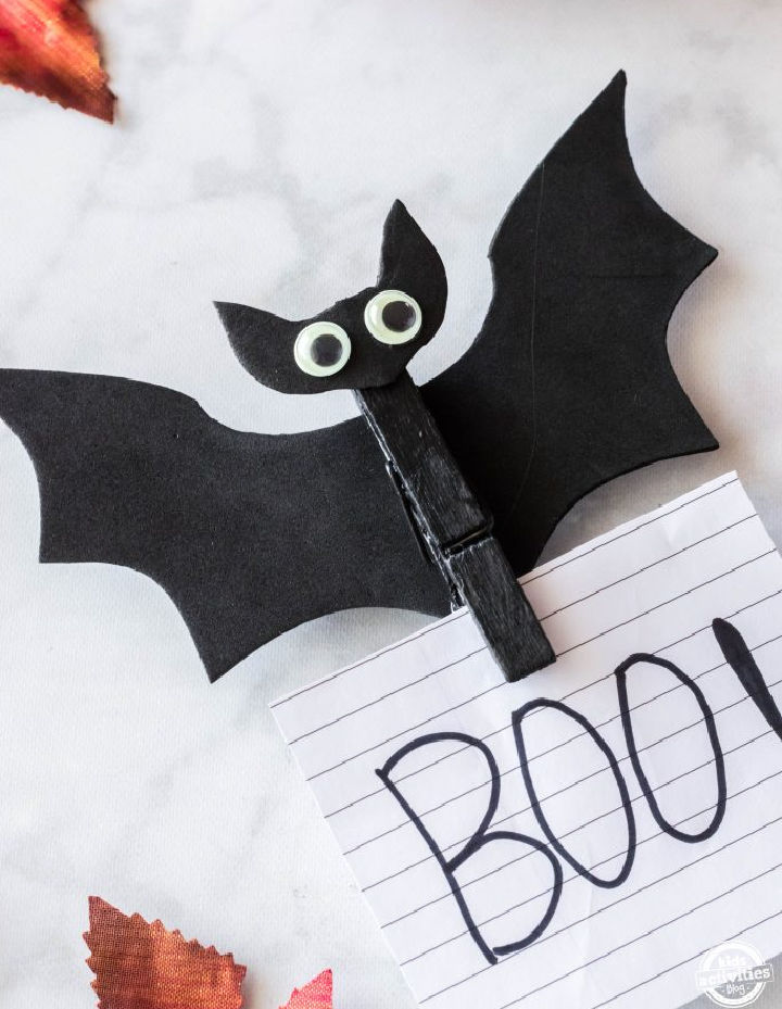 25 Easy Bat Crafts for Kids: Halloween Bat Craft Ideas