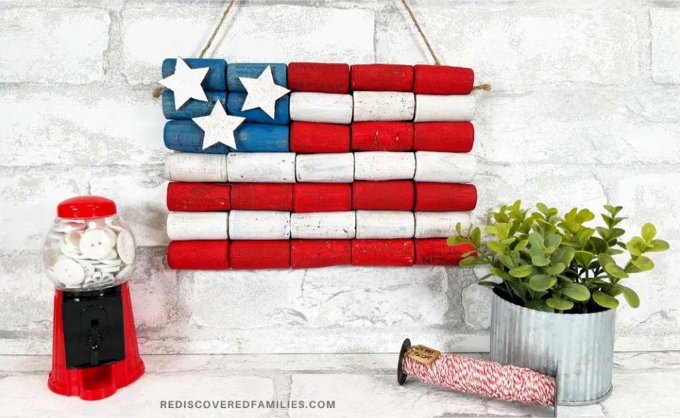 25 Easy American Flag Crafts for Kids: Flag Day Craft Ideas