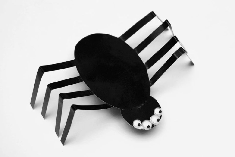 25 Easy Spider Crafts for Kids: Preschoolers & Toddlers