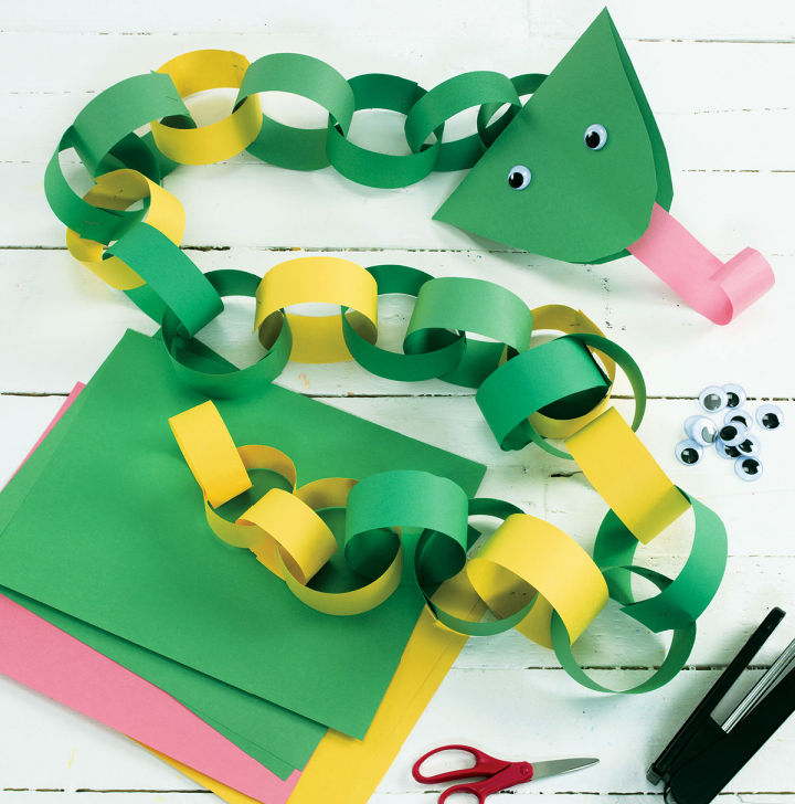 25 Easy Snake Crafts for Kids (Preschoolers & Toddlers)