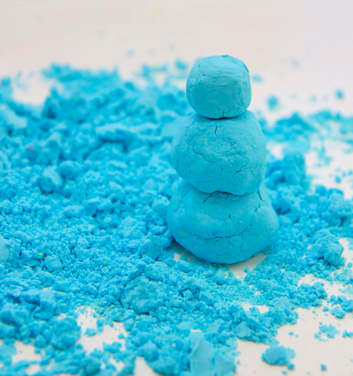 25 DIY Moon Sand Recipe List: How To Make Kinetic Sand