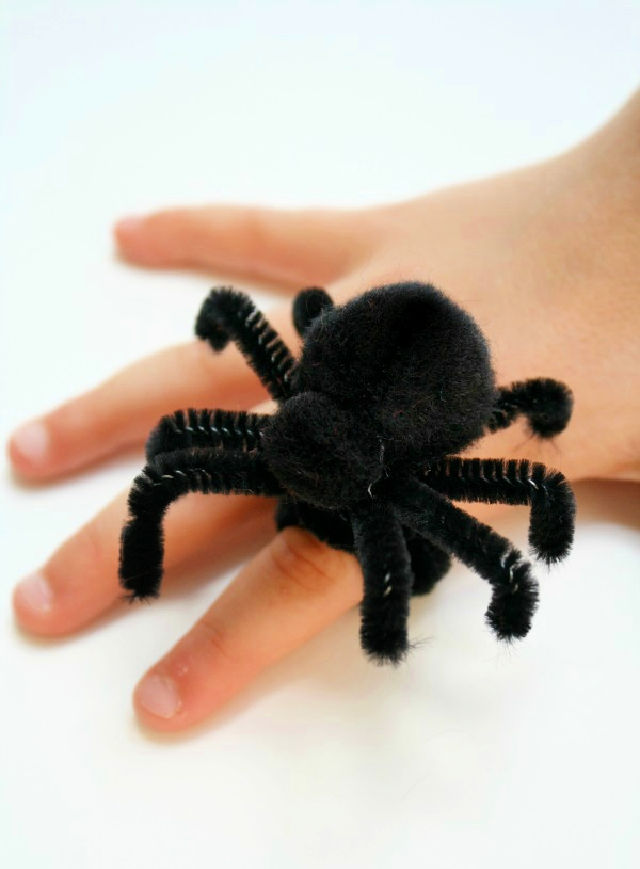 25 Easy Spider Crafts for Kids: Preschoolers & Toddlers