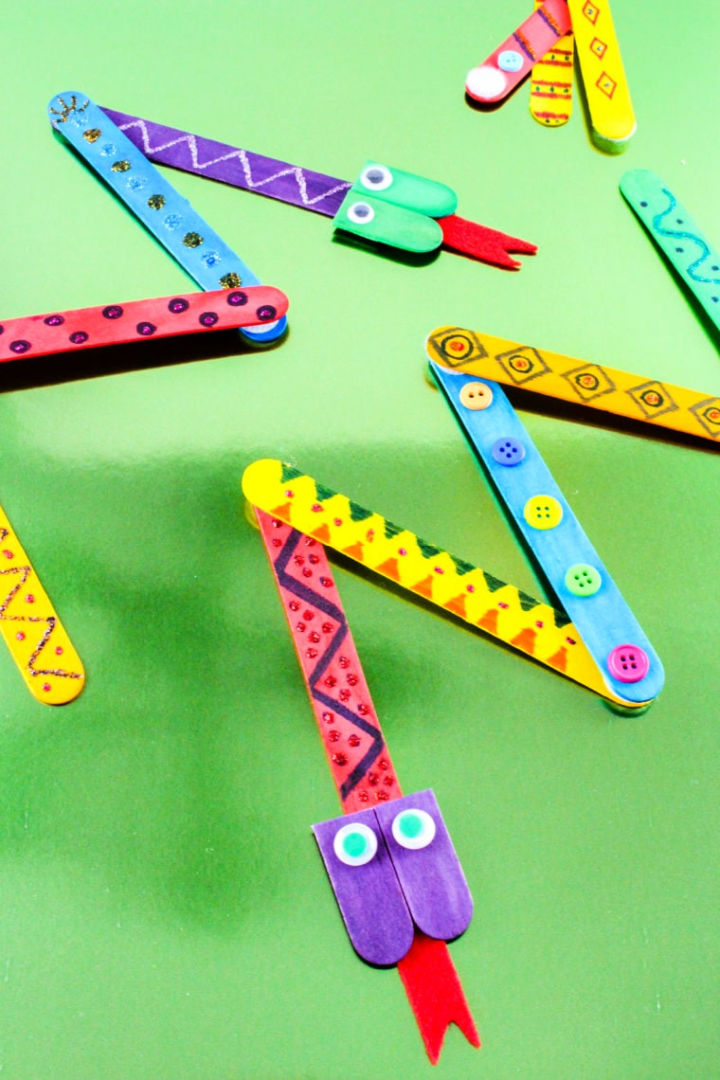25 Easy Snake Crafts for Kids (Preschoolers & Toddlers)