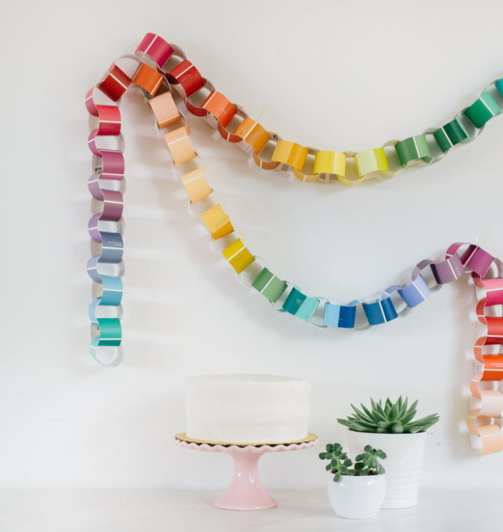 25 DIY Paper Chain Ideas: How To Make a Paper Chain