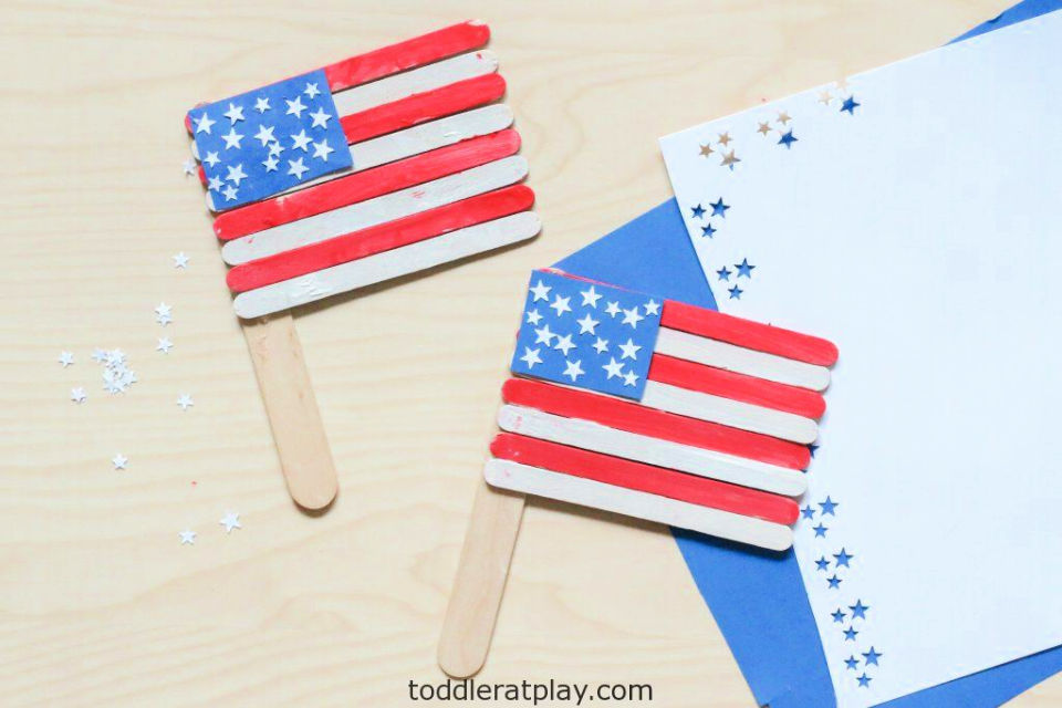 25 Easy American Flag Crafts for Kids: Flag Day Craft Ideas