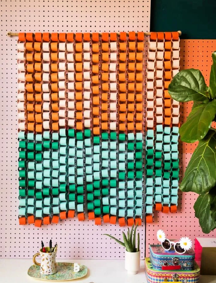 25 DIY Paper Chain Ideas: How To Make a Paper Chain