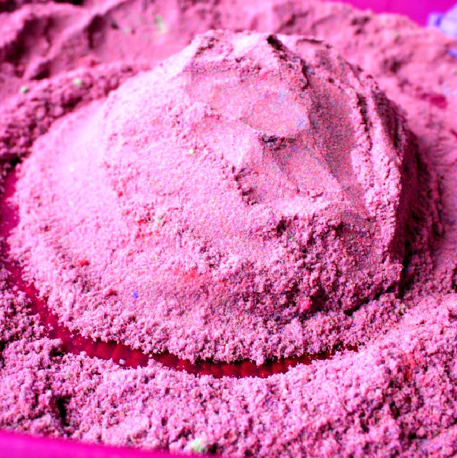 25 DIY Moon Sand Recipe List: How To Make Kinetic Sand
